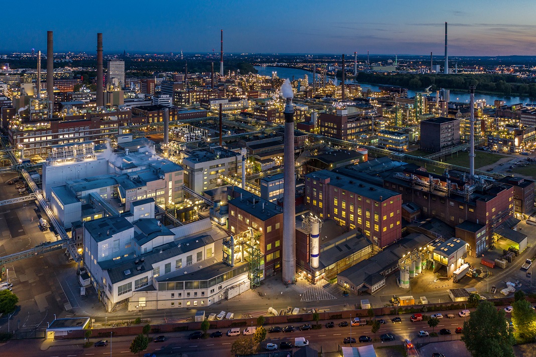 Veka names Kronos ‘Supplier of the Year’ | Glass & Glazing Products ...